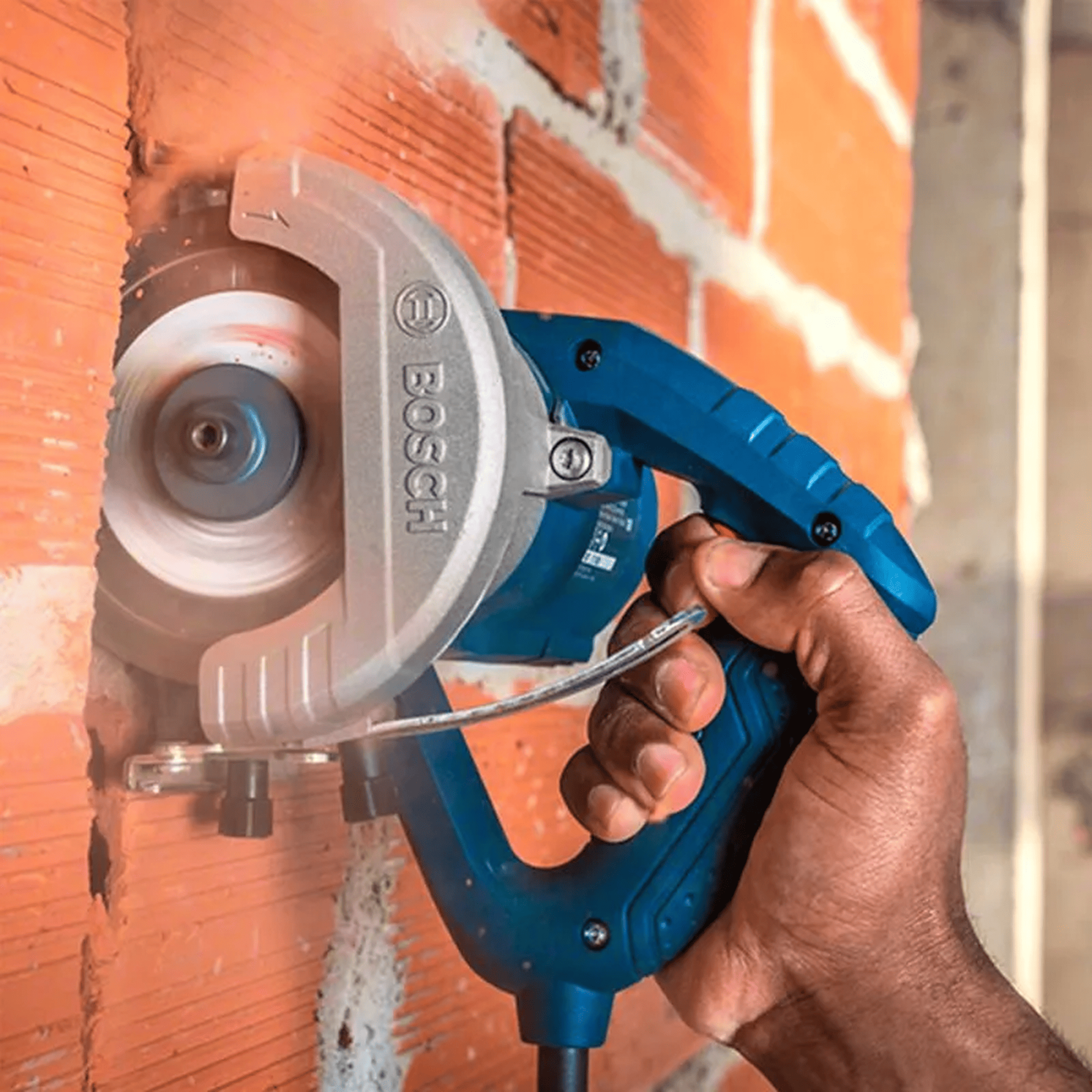 Serra Mármore GDC 150 TITAN 1500W 220V 2 Discos e Maleta Bosch - Apotiguar